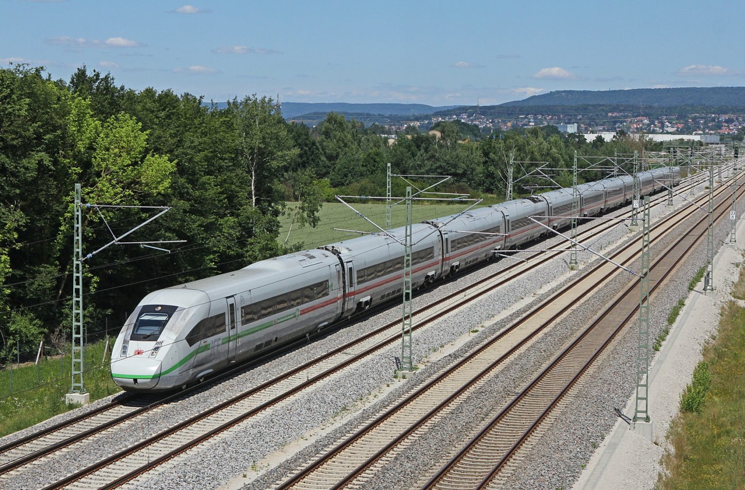 Deutsche Bahn: Was kostet ein ICE? - drivest.de