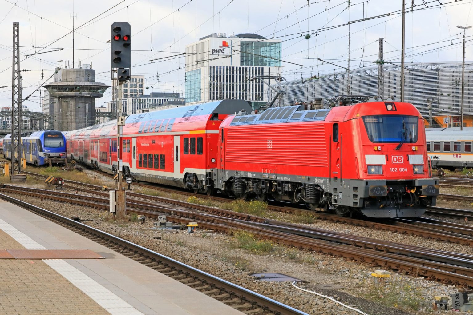 Bahn: Was bedeutet RE oder RB? - drivest.de